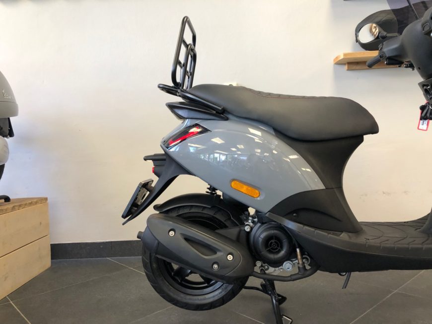 Piaggio Zip SP IGET 4T 3V Euro 5 Specialpaint Nardo Grey - Perry ...