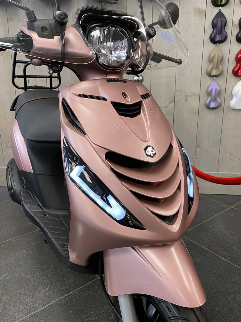 Piaggio Zip SP IGET 4T 3V Euro 5 Specialpaint Opaco Rosé - Perry ...