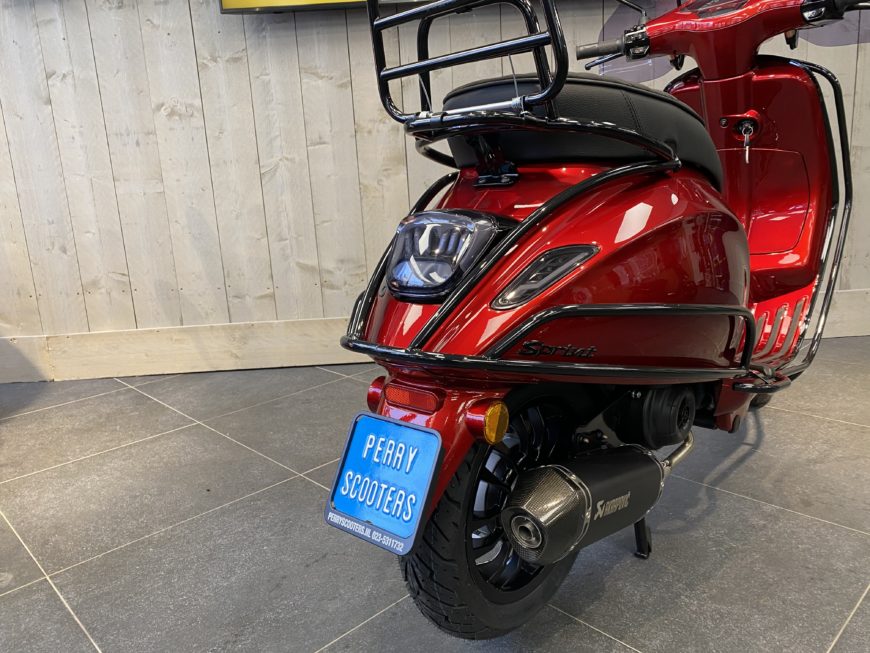 Vespa Sprint Specialpaint Candy Flame Red - Perry Scooters Haarlem