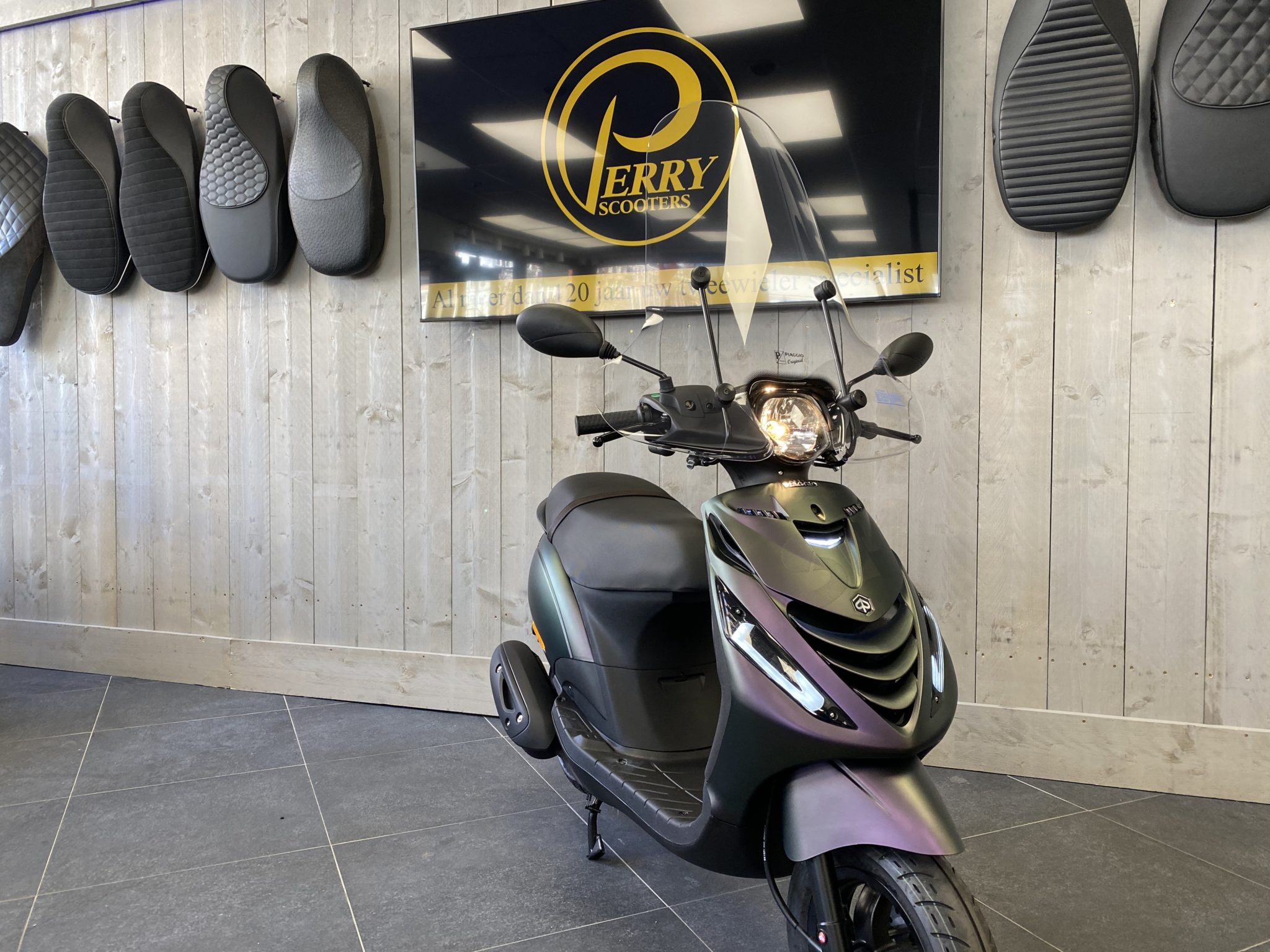 Piaggio Zip SP IGET 4T 3V Euro 5 Specialpaint Cameleon Matt - Perry ...
