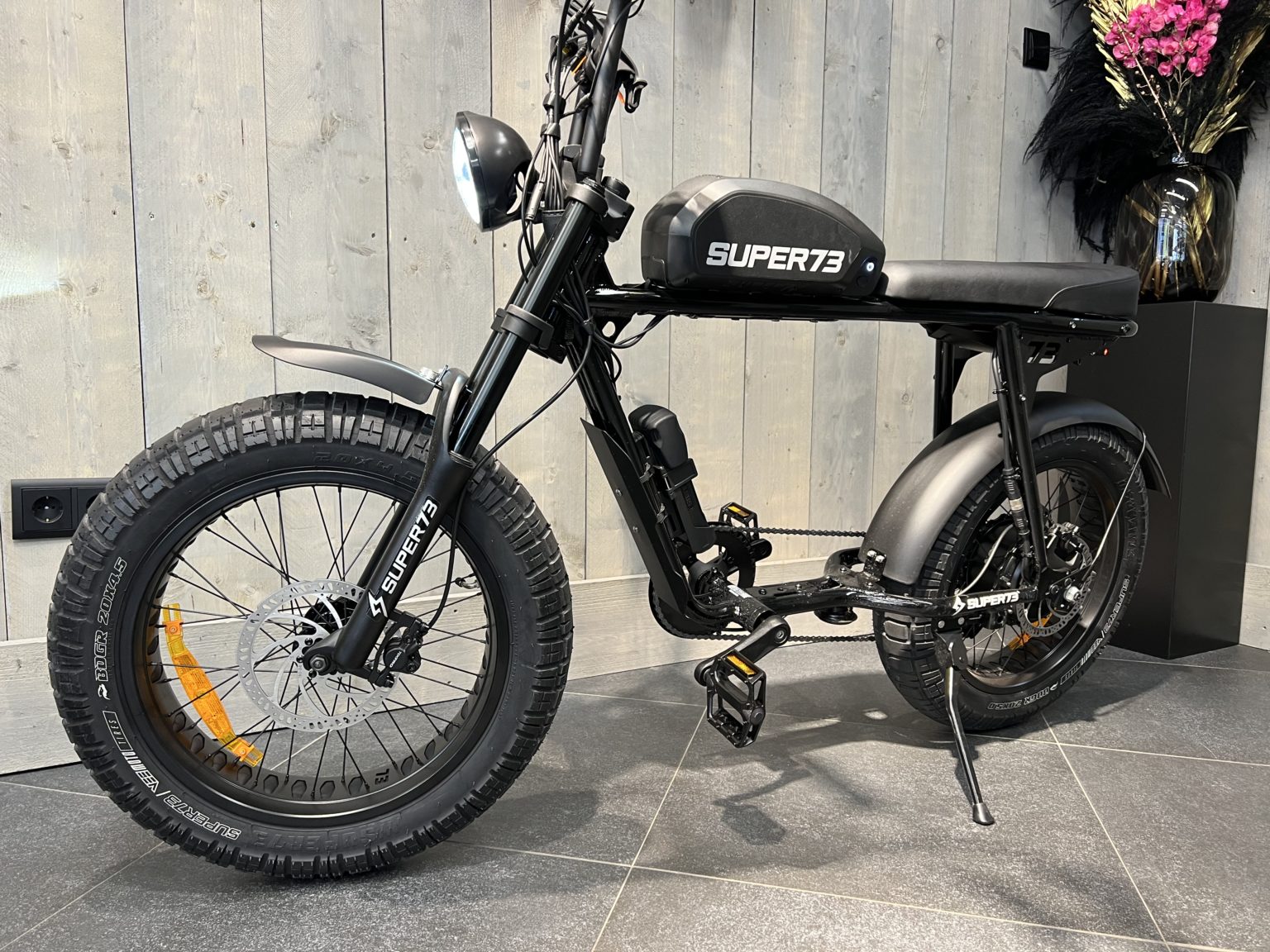 SUPER73 S2 E-BIKE FATBIKE SUPER 73 ELEKTRISCH OBSIDIAN - Perry Scooters ...