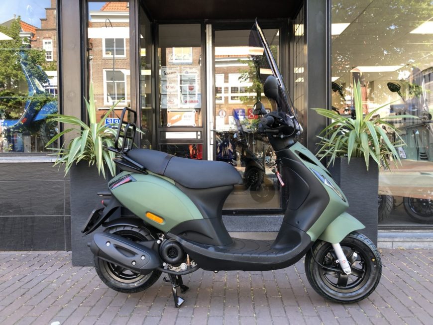 Piaggio Zip SP IGET 4T 3V Euro 5 Specialpaint Army Green - Perry ...